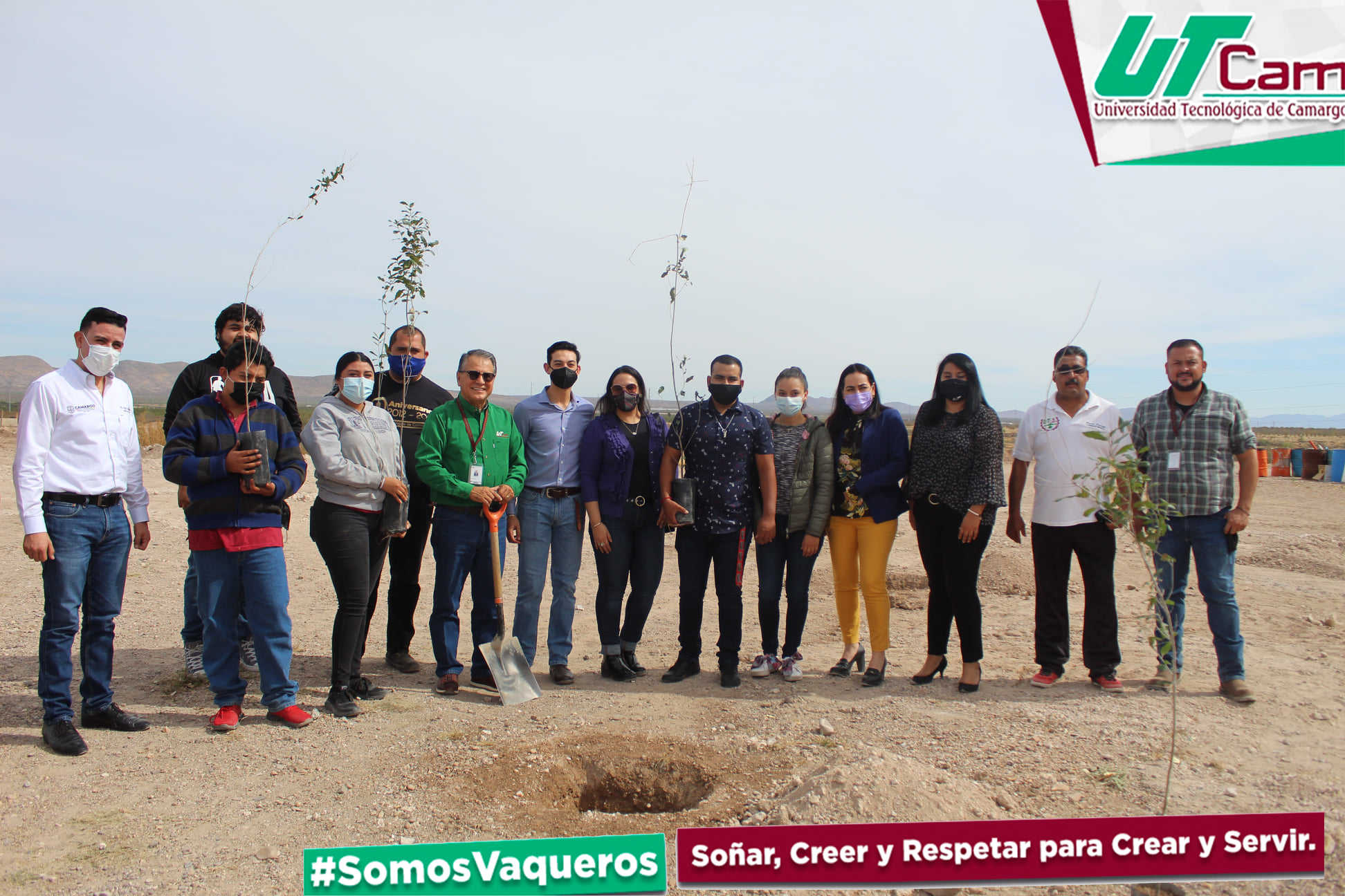 DIF Camargo entrega arboles a la UTCam